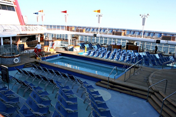 Disney Wonder: Fun in the Sun