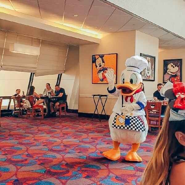 Character Dining Options Available at Walt Disney World